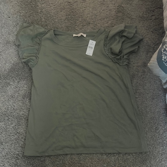LOFT | Tops | Nwt Loft Green Ruffle Sleeve Tshirt | Poshmark